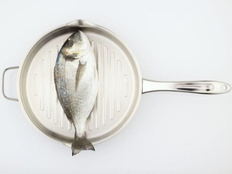 Can I Cook Fish in Stainless Steel Pan? (Easy How To Step By Step)