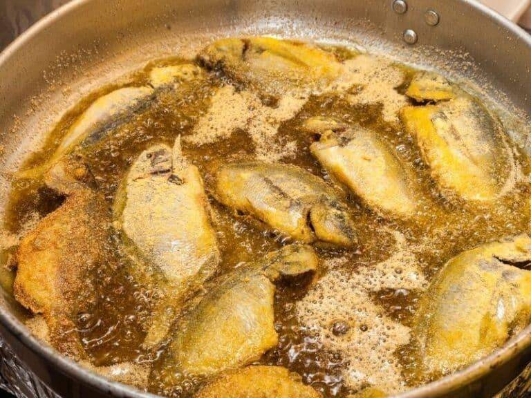 Can I Cook Fish in Stainless Steel Pan? (Easy How To Step By Step)