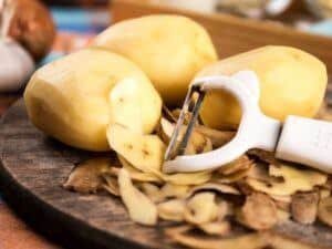 Why Soak Potatoes In Cold Water Before Cooking? (Texture and Flavor)