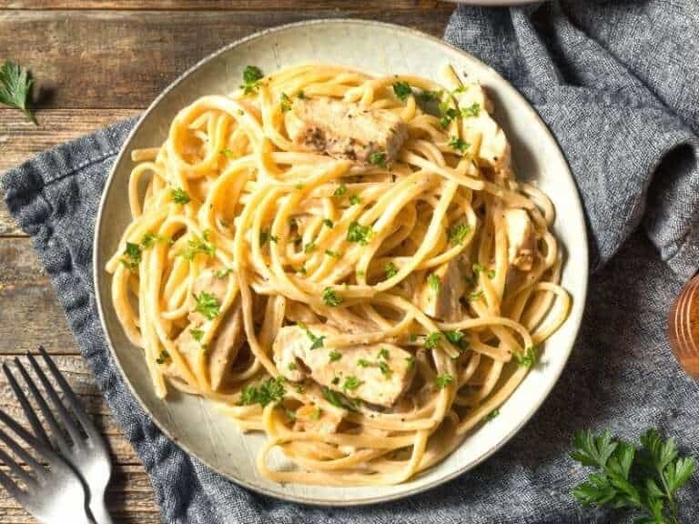 What Meat Goes Well With Alfredo Sauce? (Ground Beef Popular Pairings)