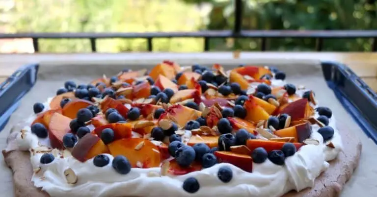 21 Pavlova Fruit Topping Ideas