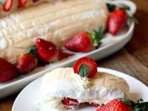 Best Pavlova Roll Recipe: Sweet, Light, Airy Dessert
