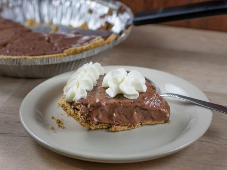 To Freeze or Not to Freeze: The Ultimate Chocolate Pudding Pie Dilemma