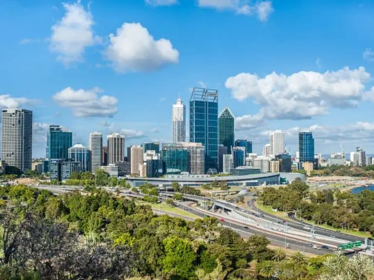 Is Sydney on the Same Latitude as Perth? (Explained)