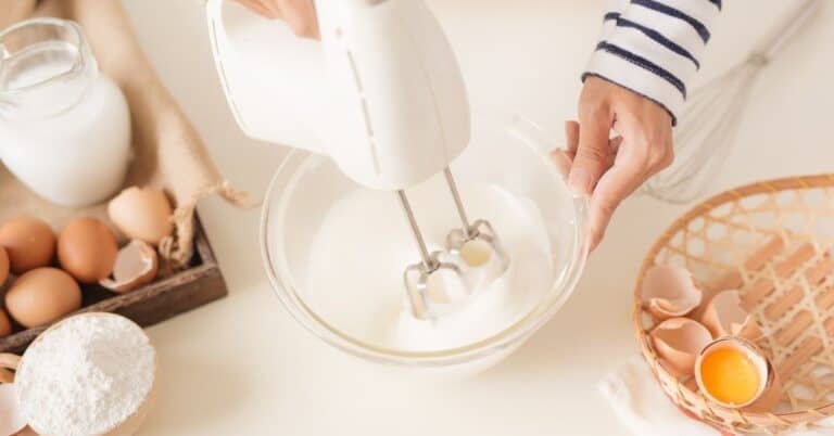 How to Perfectly Revive Expired Cake Mix with Baking Soda