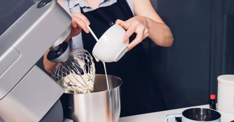 How to Perfectly Revive Expired Cake Mix with Baking Soda