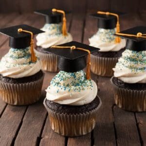 Graduation Cupcakes Ideas That Will Make You the Toast of the Party
