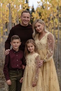 20+ Fall Family Photo Outfits You’ll Love